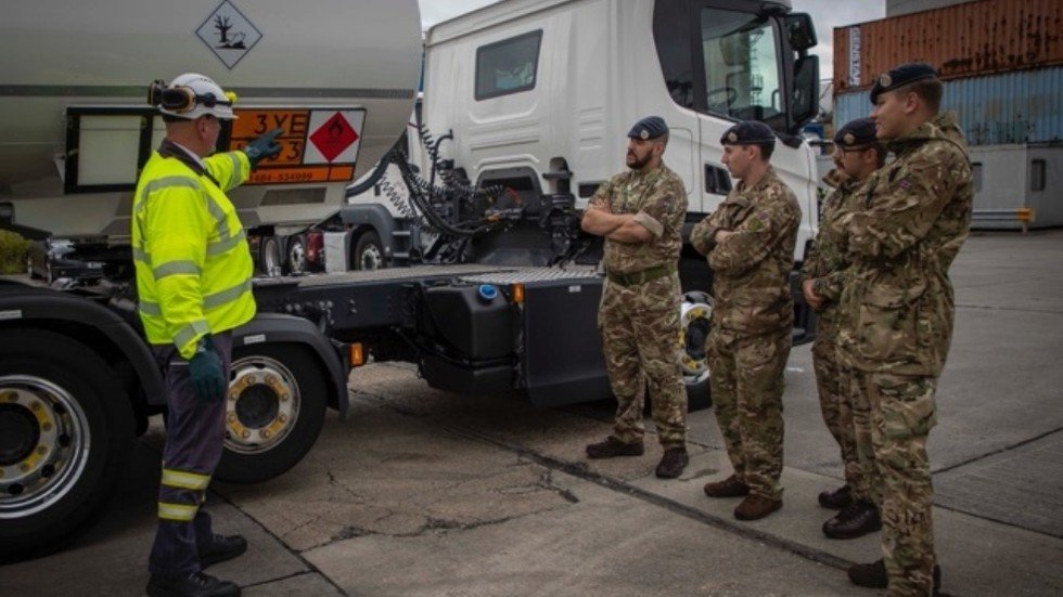 UK Army drivers begin to deliver fuel to petrol stations in London amid ...
