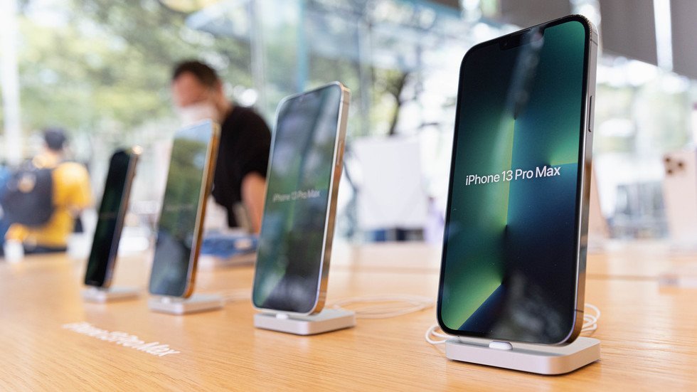 Apple cutting iPhone Christmas production by 10 million units due to ...