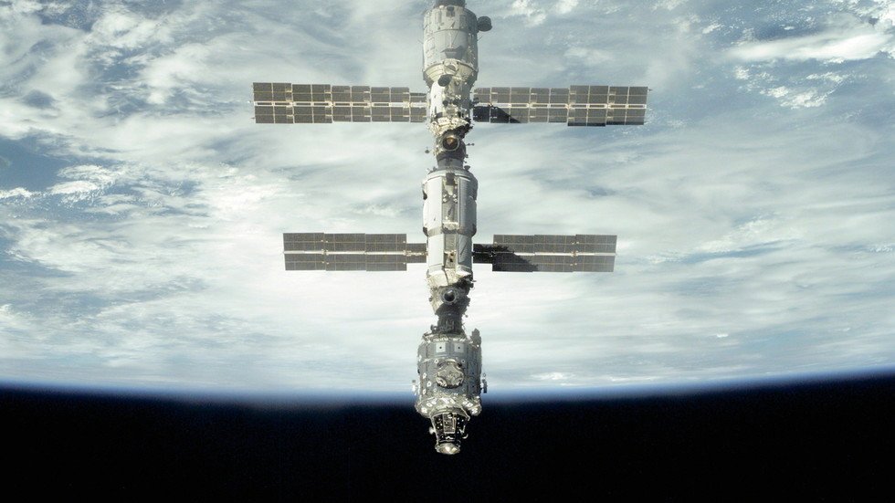 WATCH: International Space Station rotating 57 degrees mid-orbit during ...