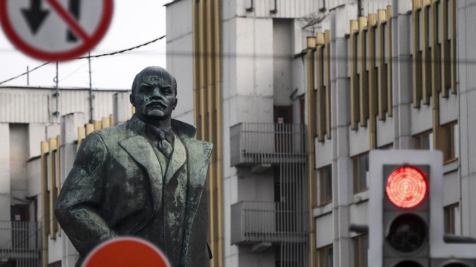 Three decades on from Soviet collapse, nearly HALF of all Russians are ...