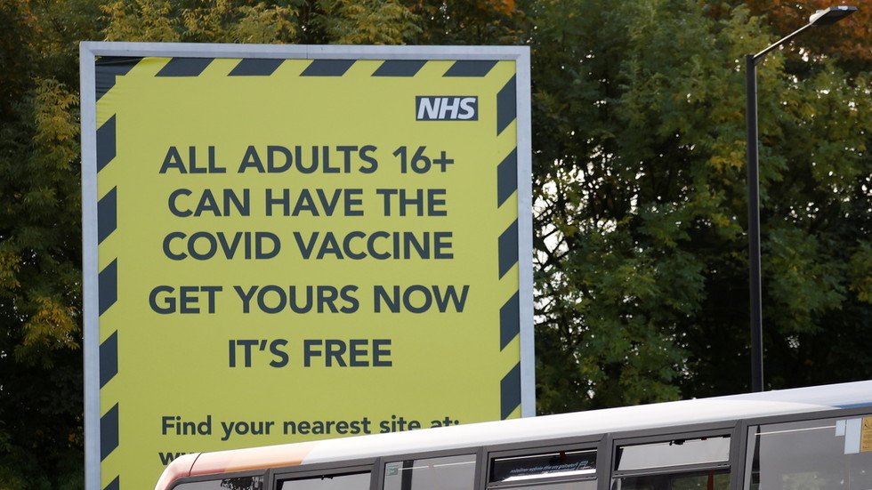 Get booster jabs so we can ‘enjoy Christmas’ – UK health secretary — RT ...