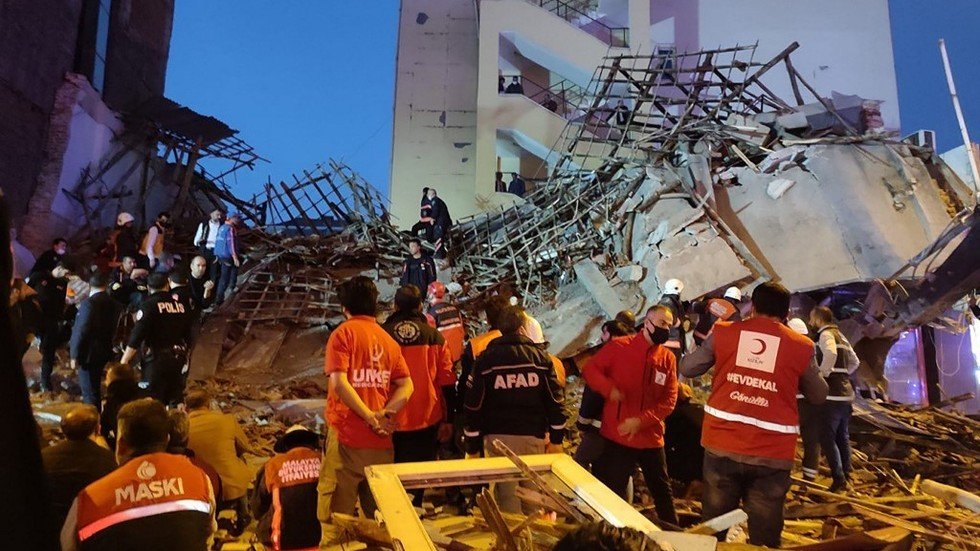 ‘Like judgement day’: Dozens trapped in Turkish building collapse ...