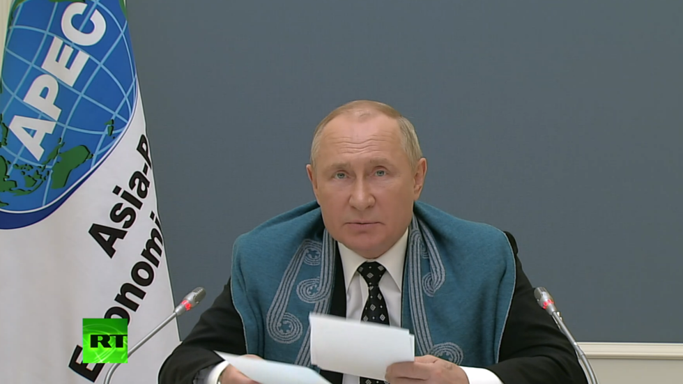 LATEST: Putin takes part in APEC meeting via video link On Air — RT