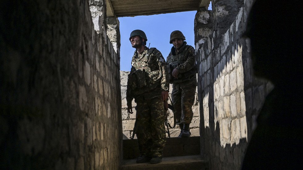 Russia obliged to defend Armenia in case of war with Azerbaijan ...