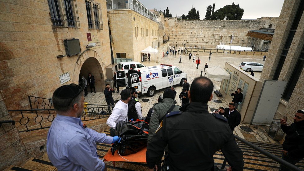 Gunman kills 1, injures 3 in Jerusalem Temple Mount attack — RT World News