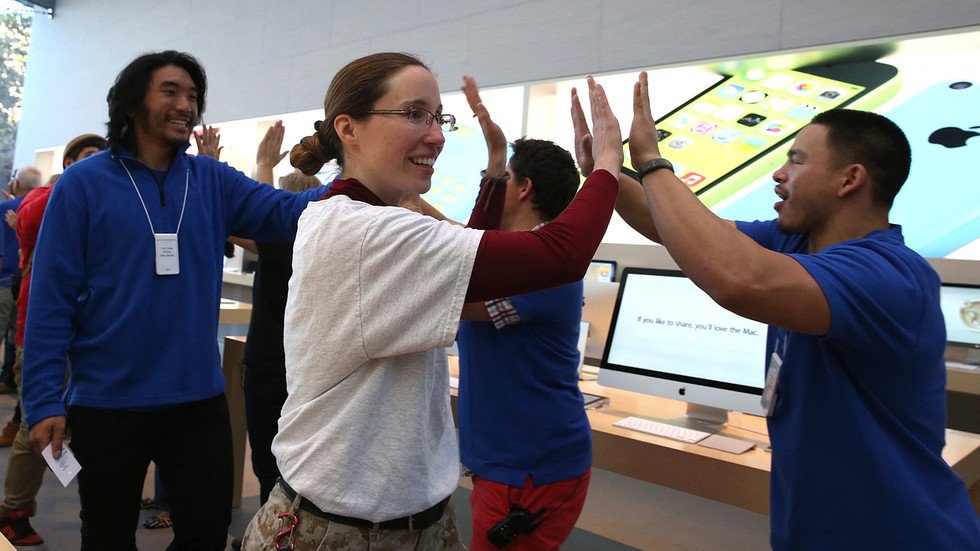 Apple concedes to ‘AppleToo’ movement — RT Business News