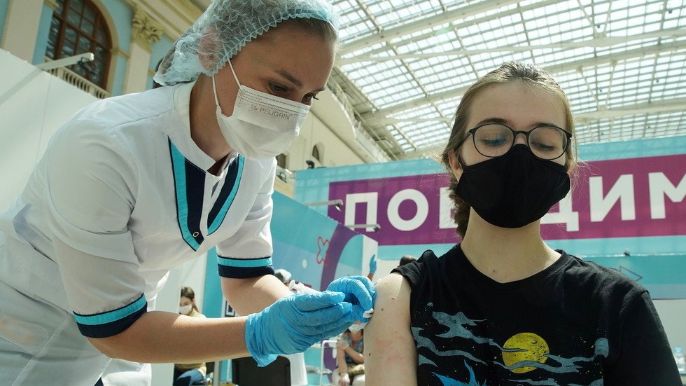 Sputnik vaccine developer explains how children react to Covid-19 jab ...