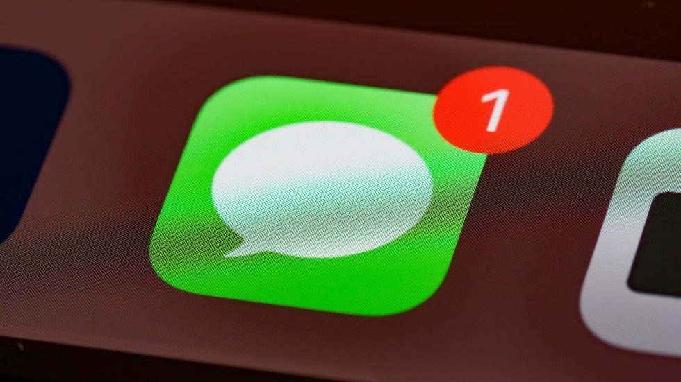 Leaked doc reveals which messengers send the most data to FBI — RT Opinion