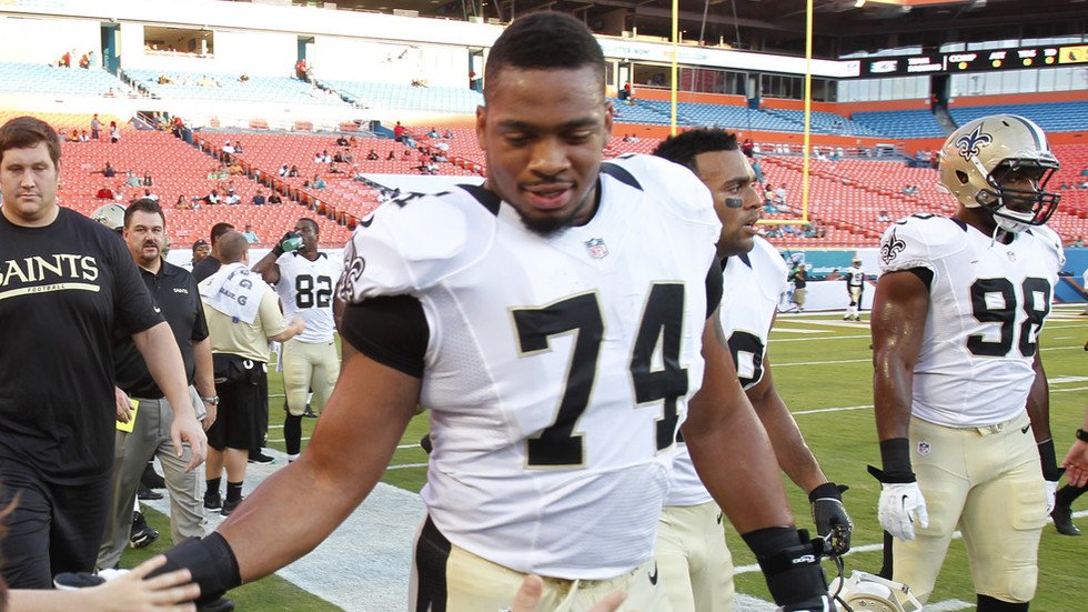 Ex-NFL player died in US jail after cops refused medical care, claims ...