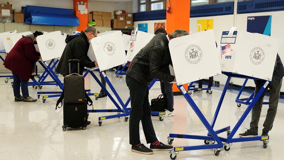 Largest US city grants non-citizens voting rights — RT USA News