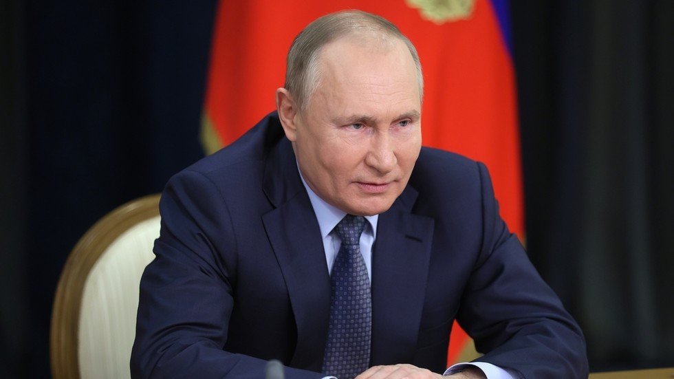 Putin drove a taxi in the 90s — RT Russia & Former Soviet Union