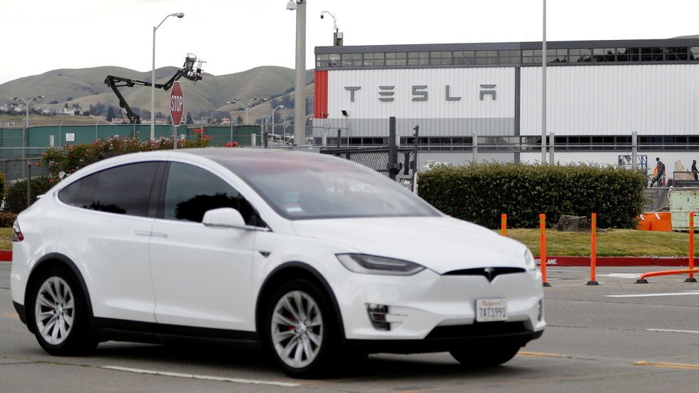 More women sue Tesla for harassment — RT USA News