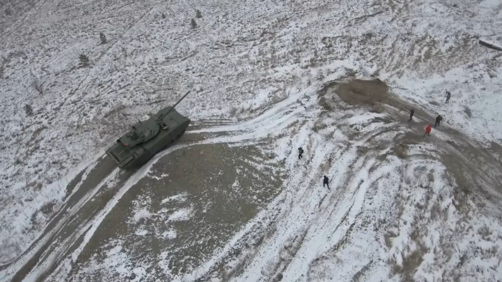 WATCH: Russian tank manufacturer displays capabilities of three ...