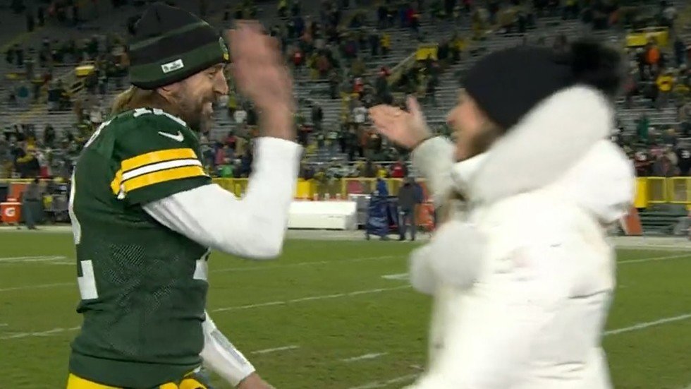 High-five and hug between NFL star and Fox presenter proves too much ...