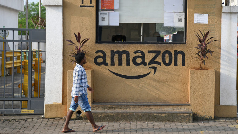 Amazon keeps struggling for huge Indian consumer market — RT Business News
