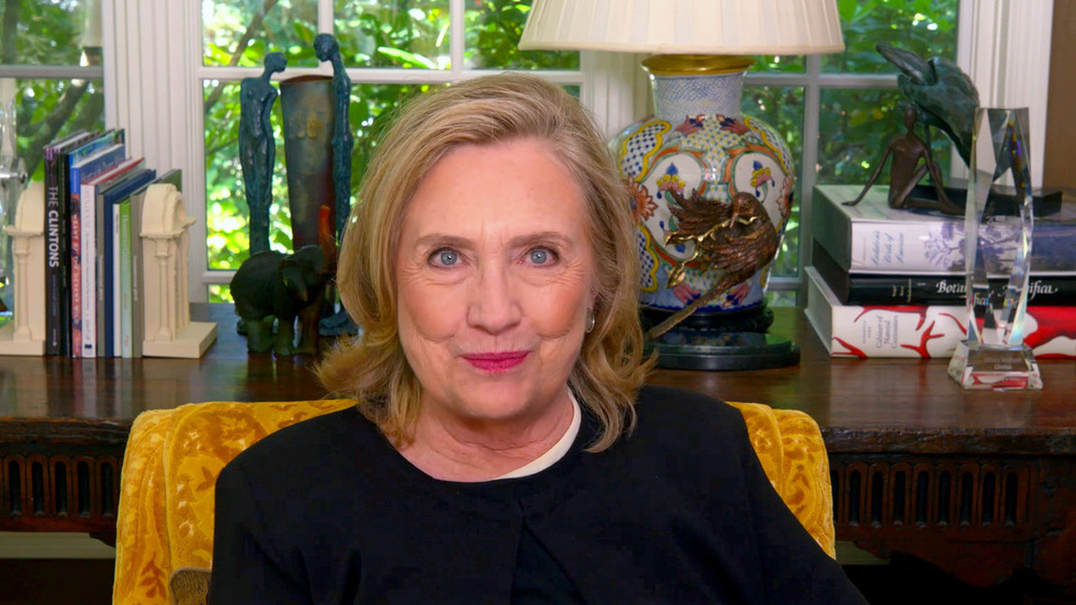Mainstream media discuss if Hillary Clinton should run in 2024 — RT ...