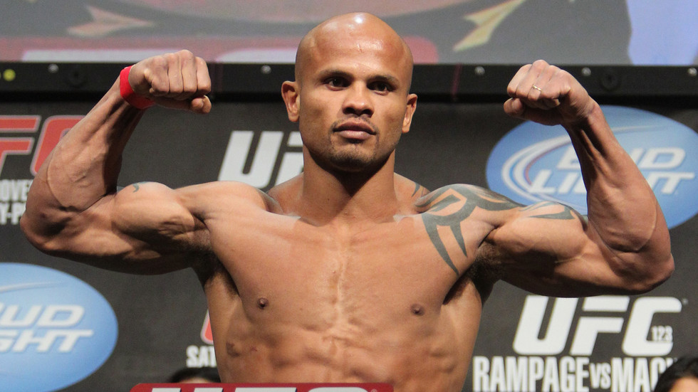 Ex-UFC fighter, 40, dies in late-night stabbing — RT Sport News