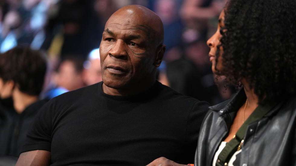 Mike Tyson makes pay row claim about Jones Jr fight — RT Sport News