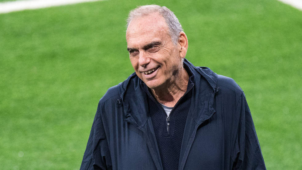 Ex-Chelsea boss accused of sexual harassment — RT Sport News