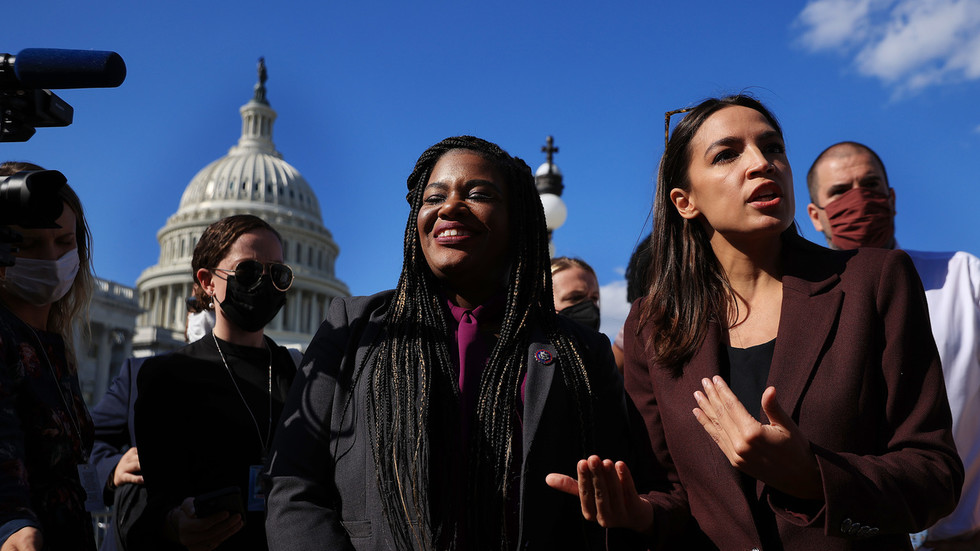AOC’s ‘Squad’ spending on private security revealed — RT World News