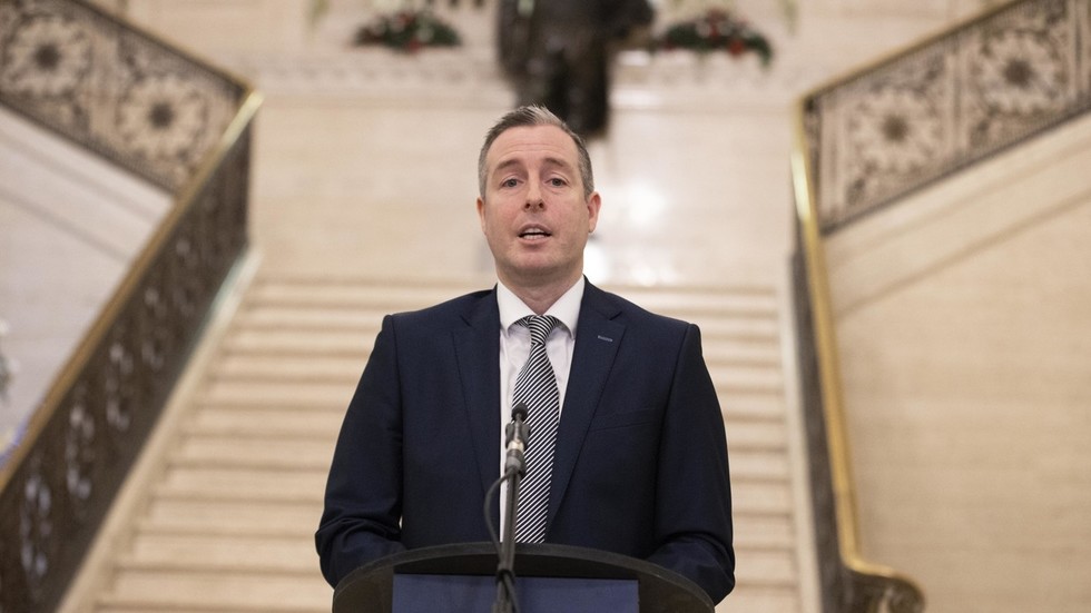 Northern Ireland’s first minister resigns — RT World News