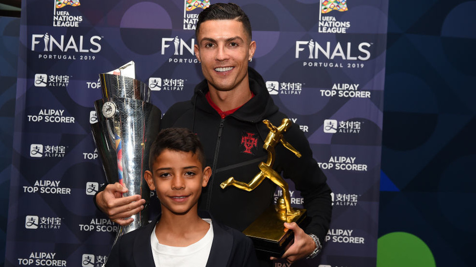 Ronaldo’s son signs for Man United — RT Sport News