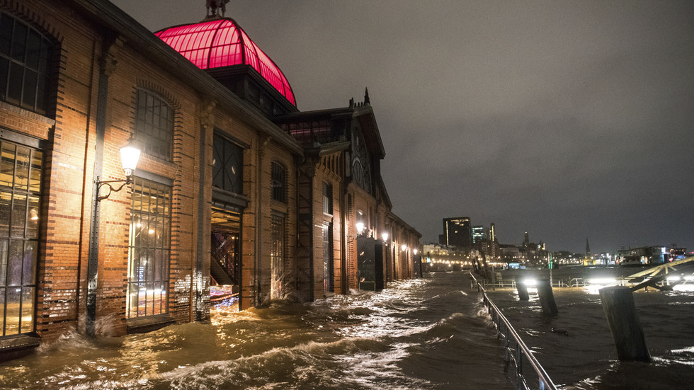 WATCH powerful storms battering Germany — RT World News