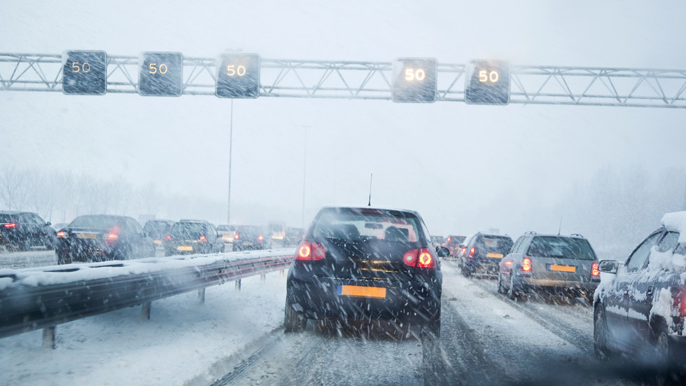 Storm causes 100-car pileup on US highway (VIDEOS) — RT World News