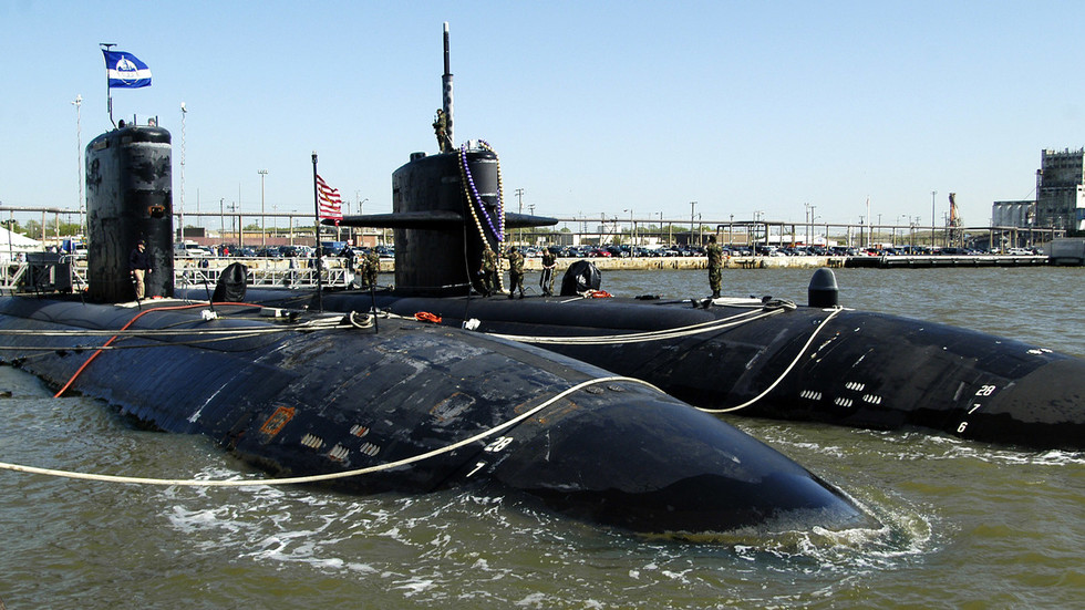 Teacher pleads guilty in plot to sell nuclear submarine secrets — RT ...