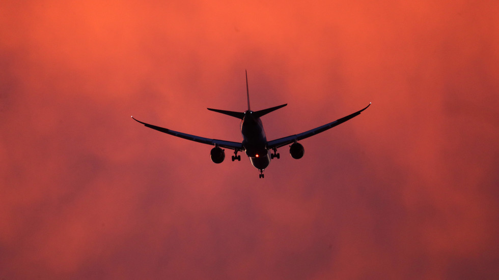 Thousands of ‘ghost flights’ left UK during pandemic — RT Business News