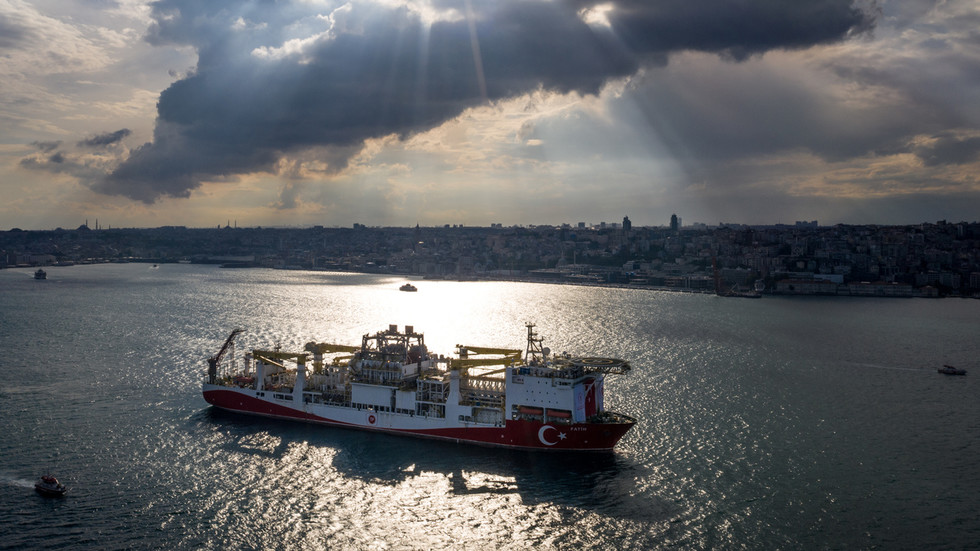 Stray naval mine found in Black Sea — RT World News