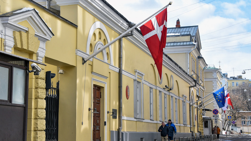 Russia expels Danish diplomats — RT Russia & Former Soviet Union