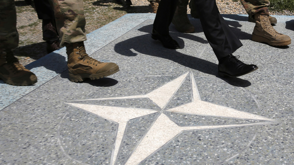 Sweden’s ruling party divided on NATO — RT World News