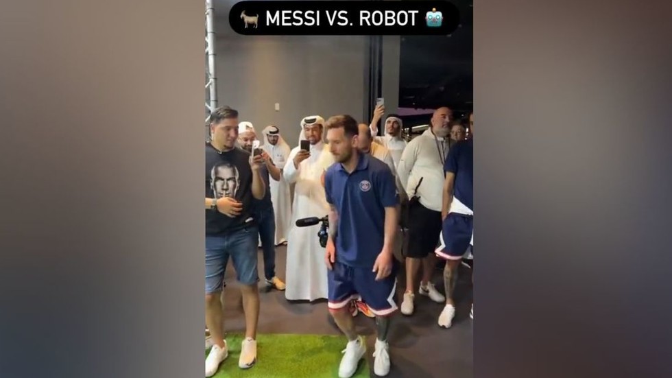 Messi foiled by robot goalkeeper (VIDEO) — RT Sport News