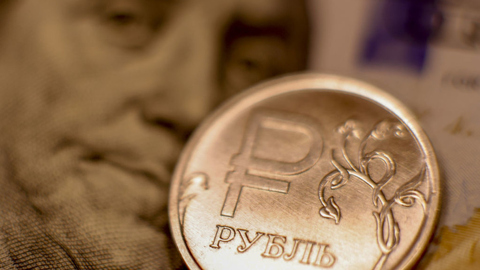 Russia cools off red-hot ruble rally — RT Business News