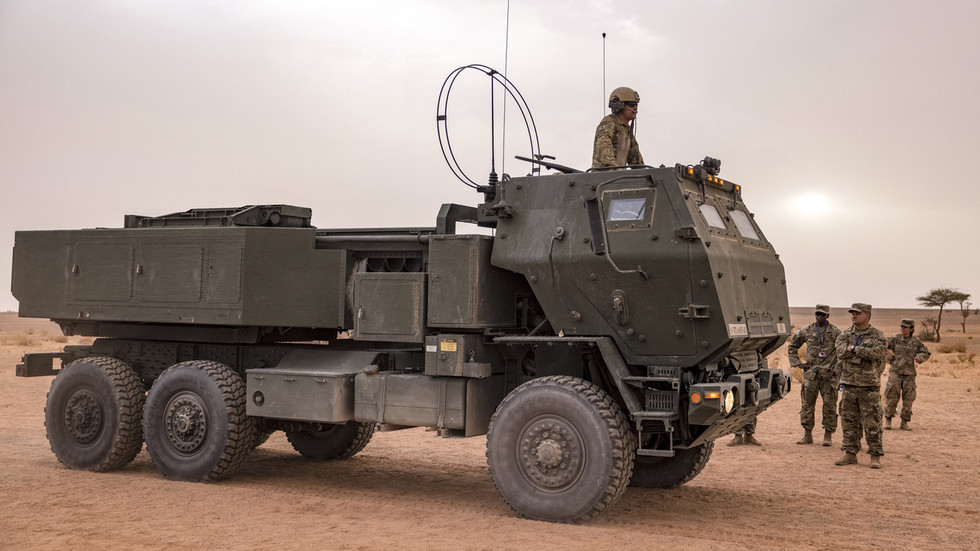 US confirms new heavy weapons for Ukraine — RT World News