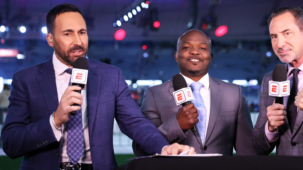 ESPN duo apologize for mocking clip of boxer who died — RT Sport News