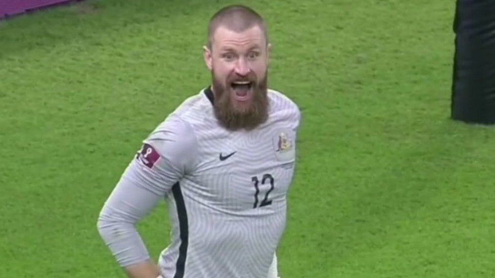‘Dancing’ goalkeeper books World Cup spot for Australia (VIDEO) — RT ...