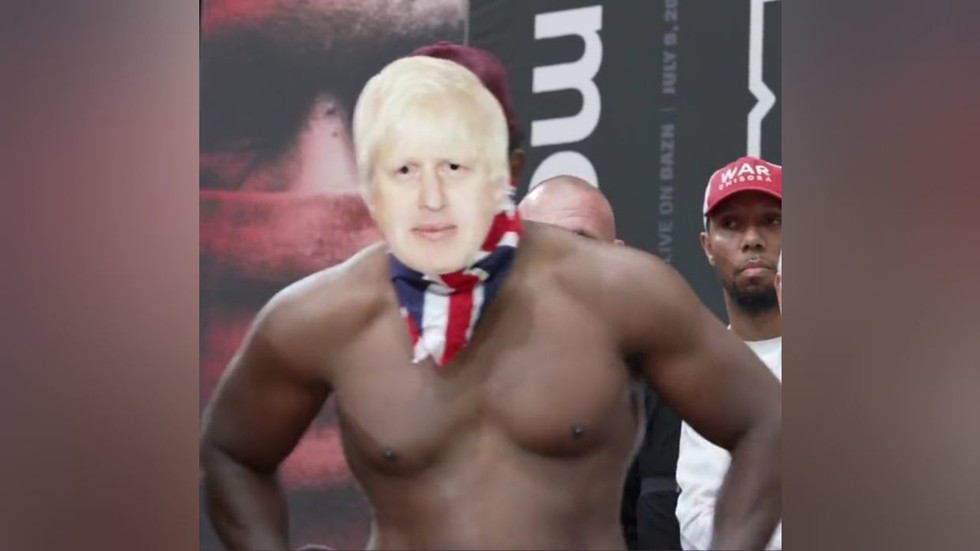Brit boxer pays bizarre tribute to ousted PM Johnson (VIDEO) — RT Sport ...