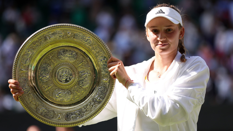 Russian-born Rybakina triumphs at Wimbledon (VIDEO) — RT Sport News