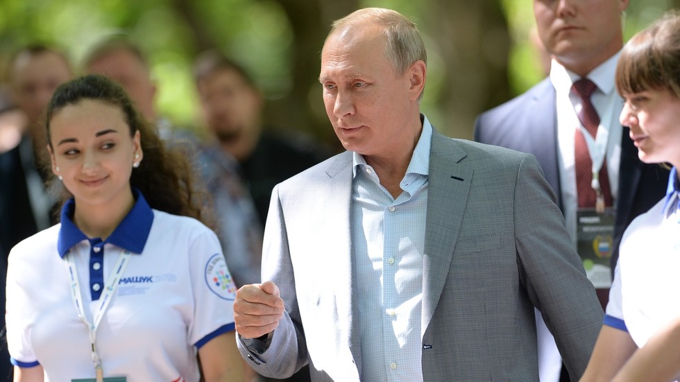 Putin to head all-Russian children and youth movement — RT Russia ...