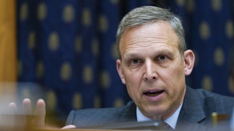 Trump ally says FBI seized cell phone — RT World News