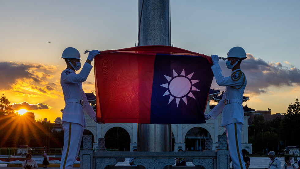 China releases report on Taiwan reunification — RT World News