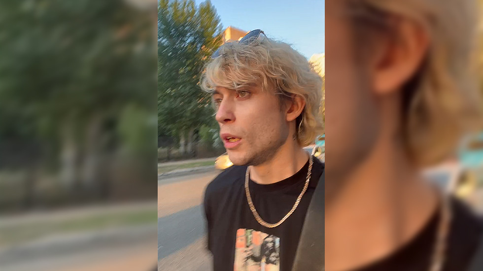 Russian rapper says Western label banned his track — RT Entertainment