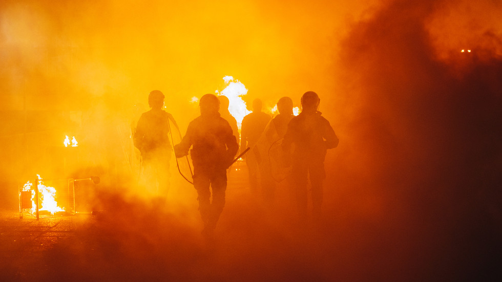 Swiss police warn of winter riots — RT World News