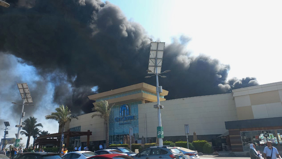 Massive fire consumes mall in Mediterranean port city (VIDEOS) — RT ...