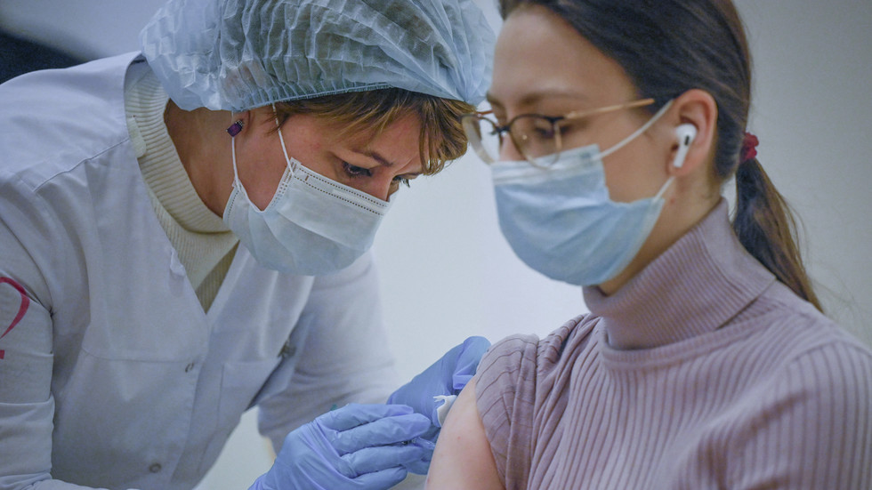 Russian Sputnik V vaccine tailored for Covid variants — RT Russia ...