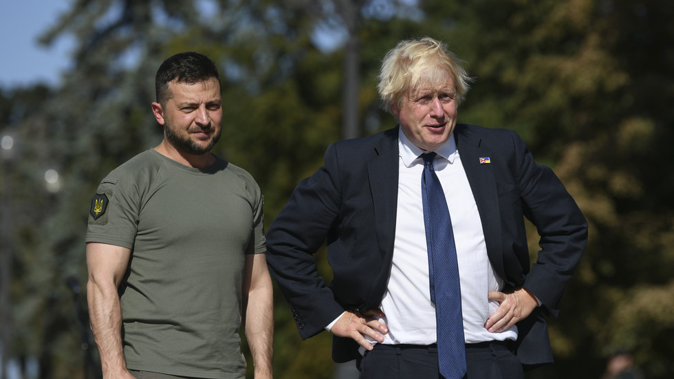 Boris Johnson visits Kiev as UK donates more weapons — RT Russia ...