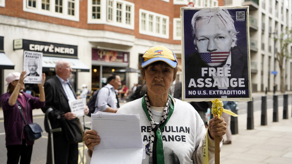 Assange files appeal against US extradition — RT World News