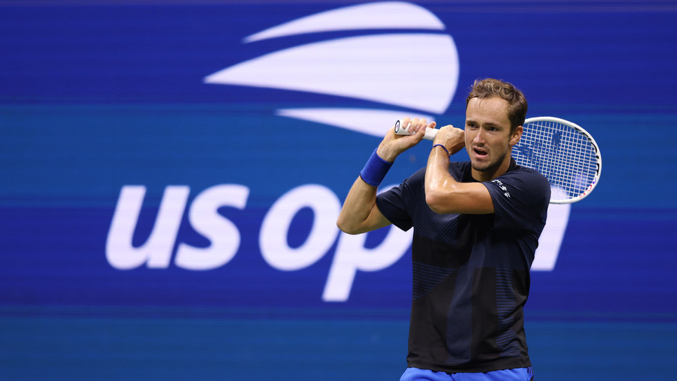 Medvedev marches on in New York — RT Sport News